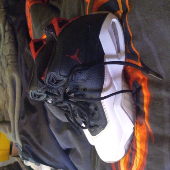 Nike | Shoes | Boys 55y Nike Jordan B Loyal Vintage Sneakers S | Poshmark